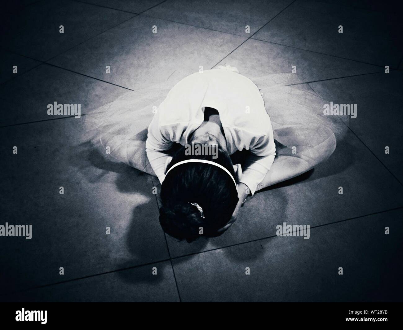 Dancer hands hi-res stock photography and images - Alamy
