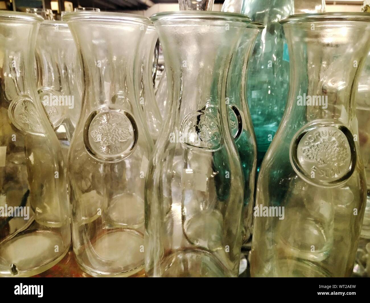 Glass stall hi-res stock photography and images - Alamy