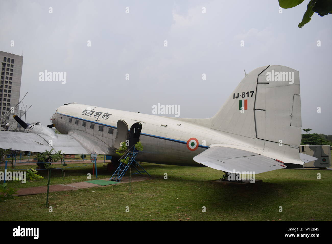 Biman bangladesh aeroplane hi-res stock photography and images - Alamy