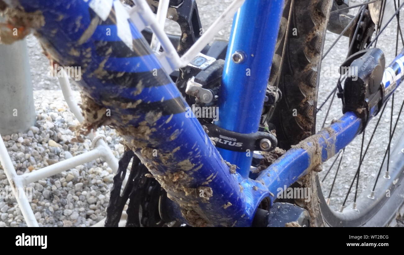 Dirty bicycle hi-res stock photography and images - Alamy