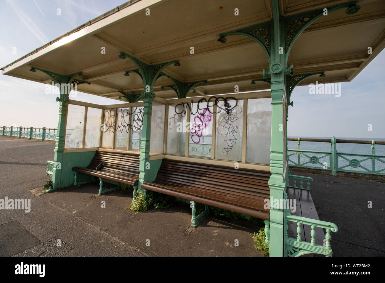 Rundown bus hi-res stock photography and images - Alamy