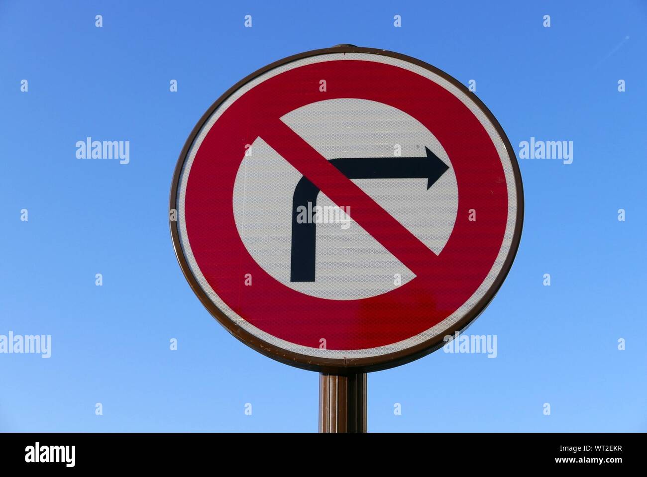 Turn sign hi-res stock photography and images - Alamy