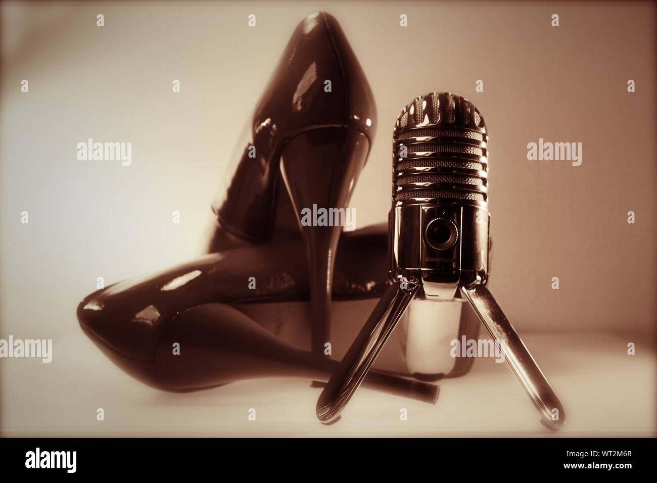 Luxury microphone hi-res stock photography and images - Alamy