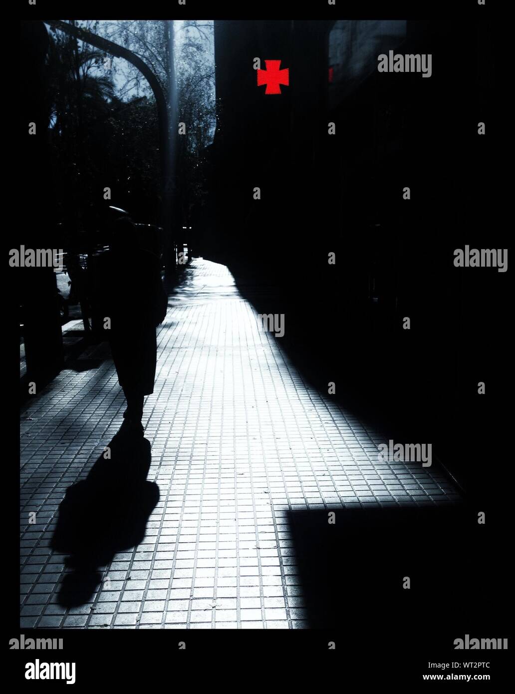 Walking street night hi-res stock photography and images - Alamy