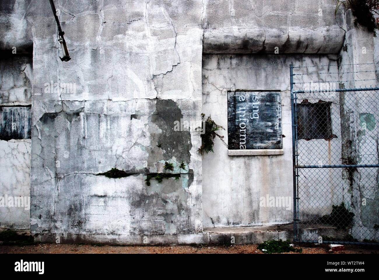 Old wall building feature hi-res stock photography and images - Alamy