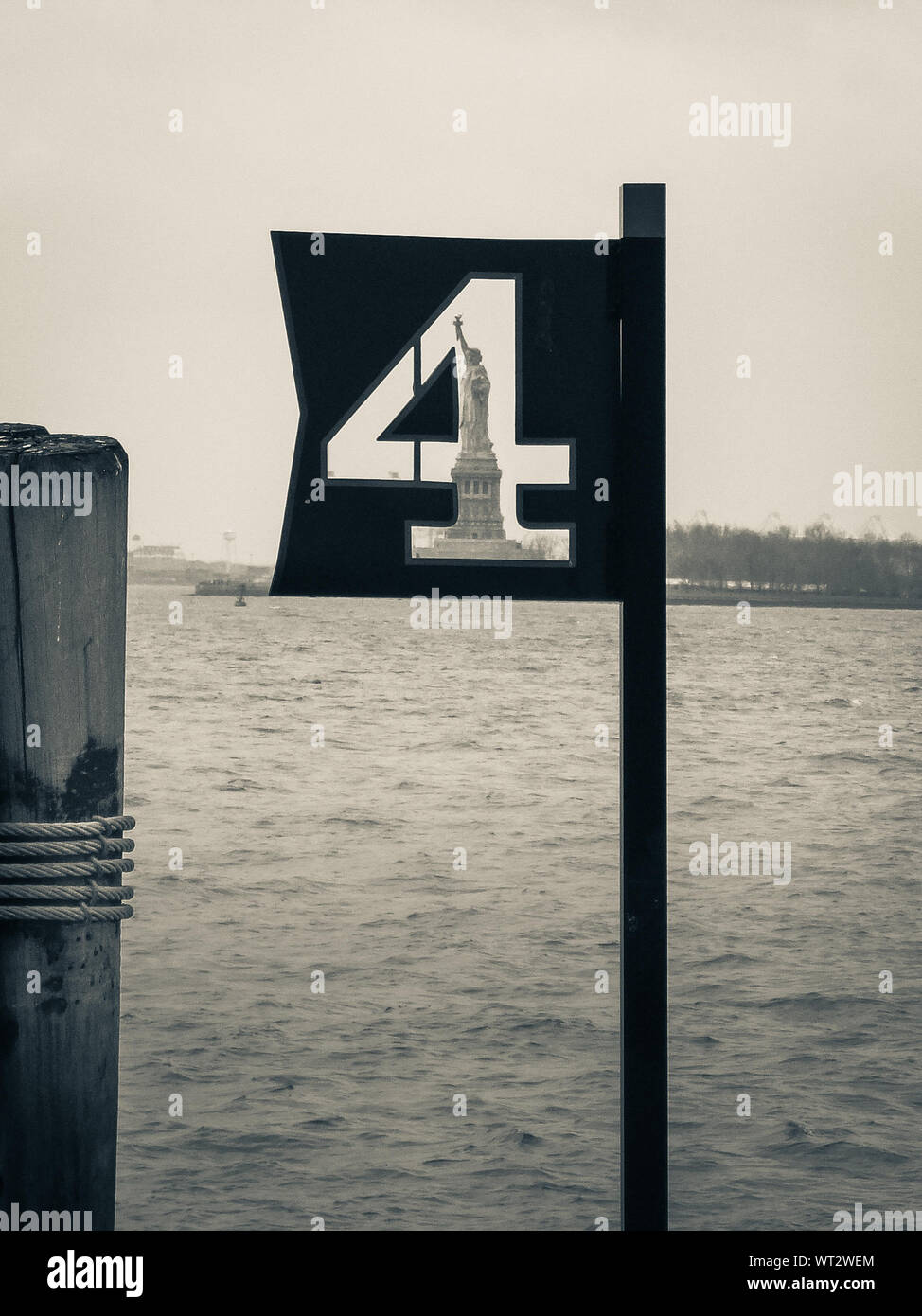 Number 4 sign hi-res stock photography and images - Alamy