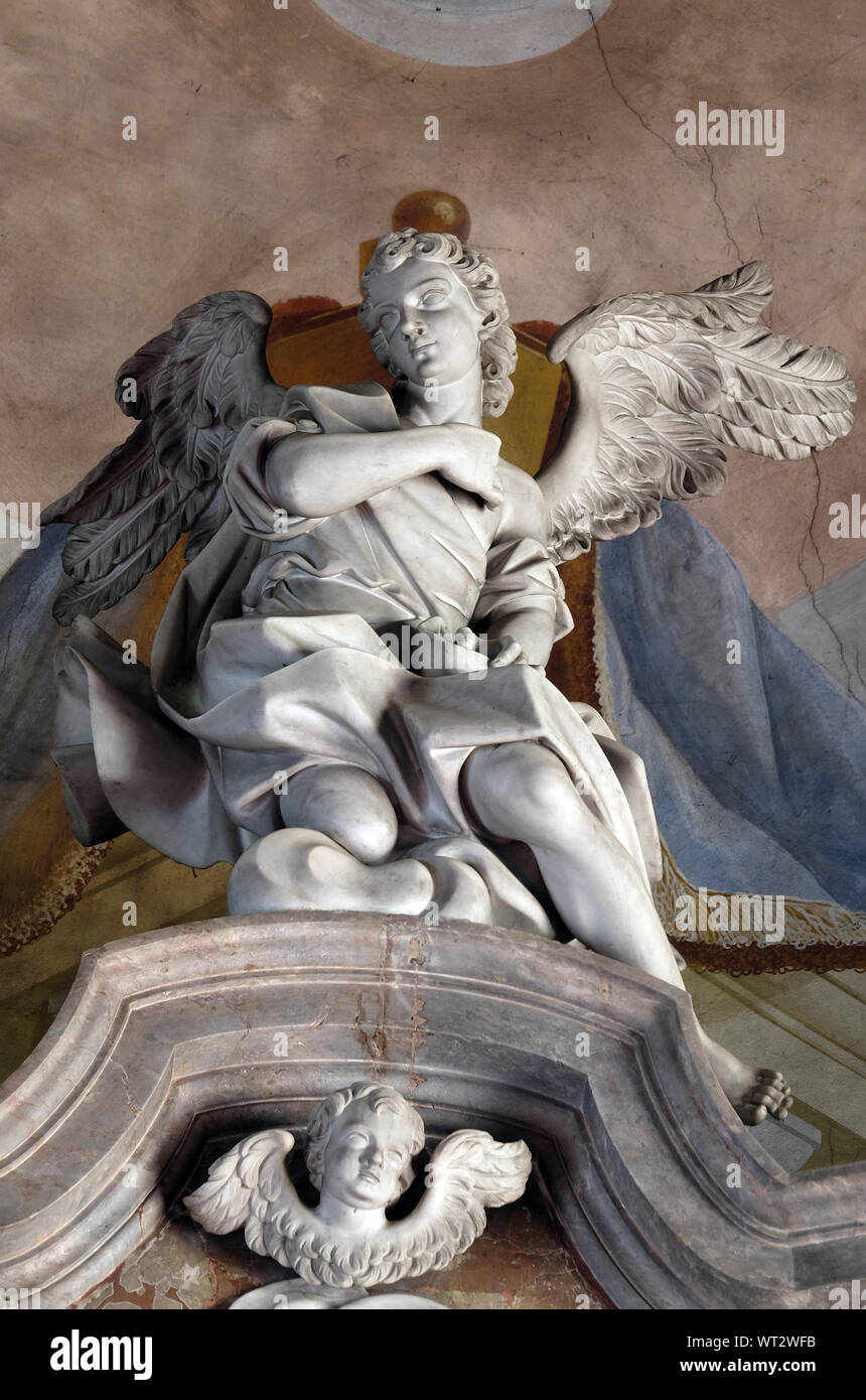 Altar angel hi-res stock photography and images - Alamy