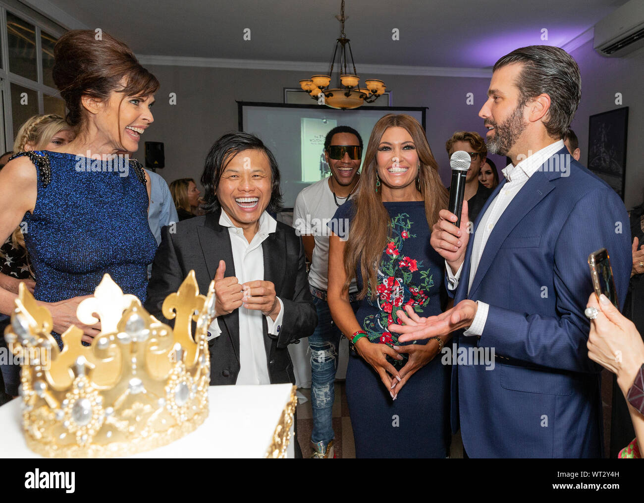 Donald trump party new york model hi-res stock photography and images ...