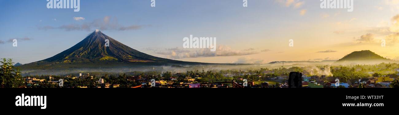 Mt Mayon High Resolution Stock Photography and Images - Alamy