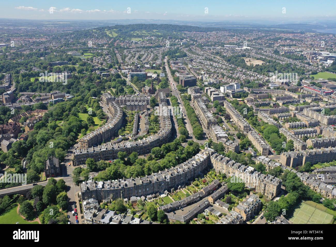 Aerial edinburgh housing hi-res stock photography and images - Alamy