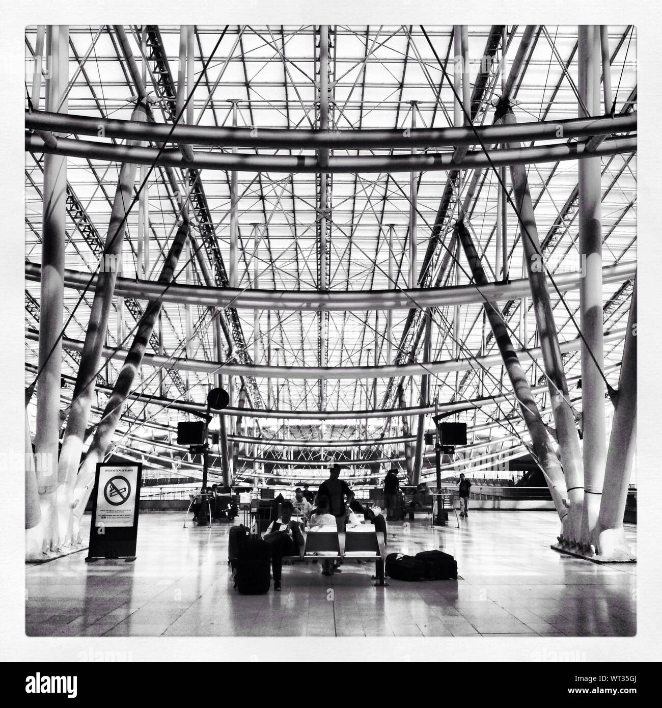 Modern glass inside the airport hi-res stock photography and images - Alamy