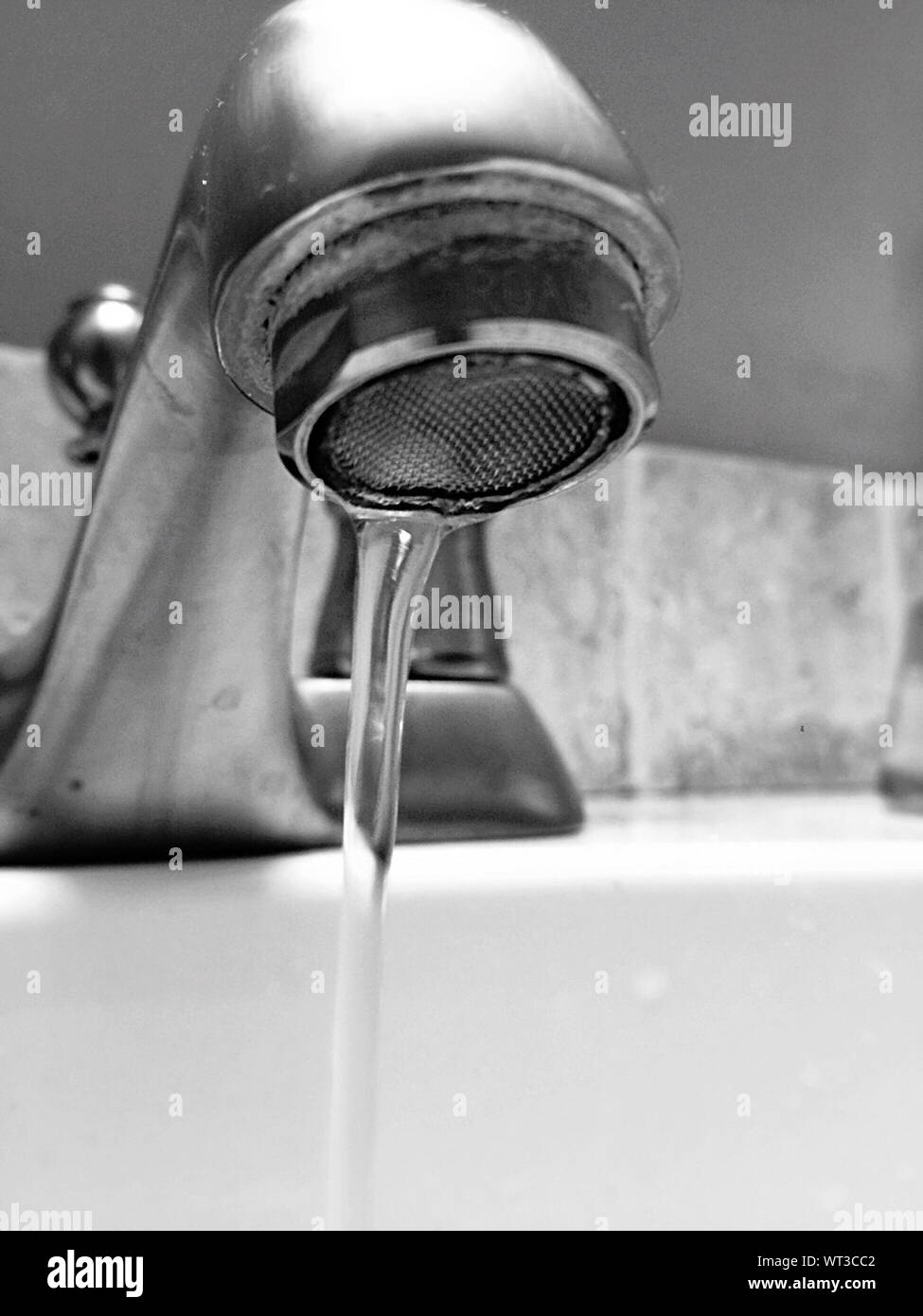Faucet Running Water High Resolution Stock Photography and Images - Alamy