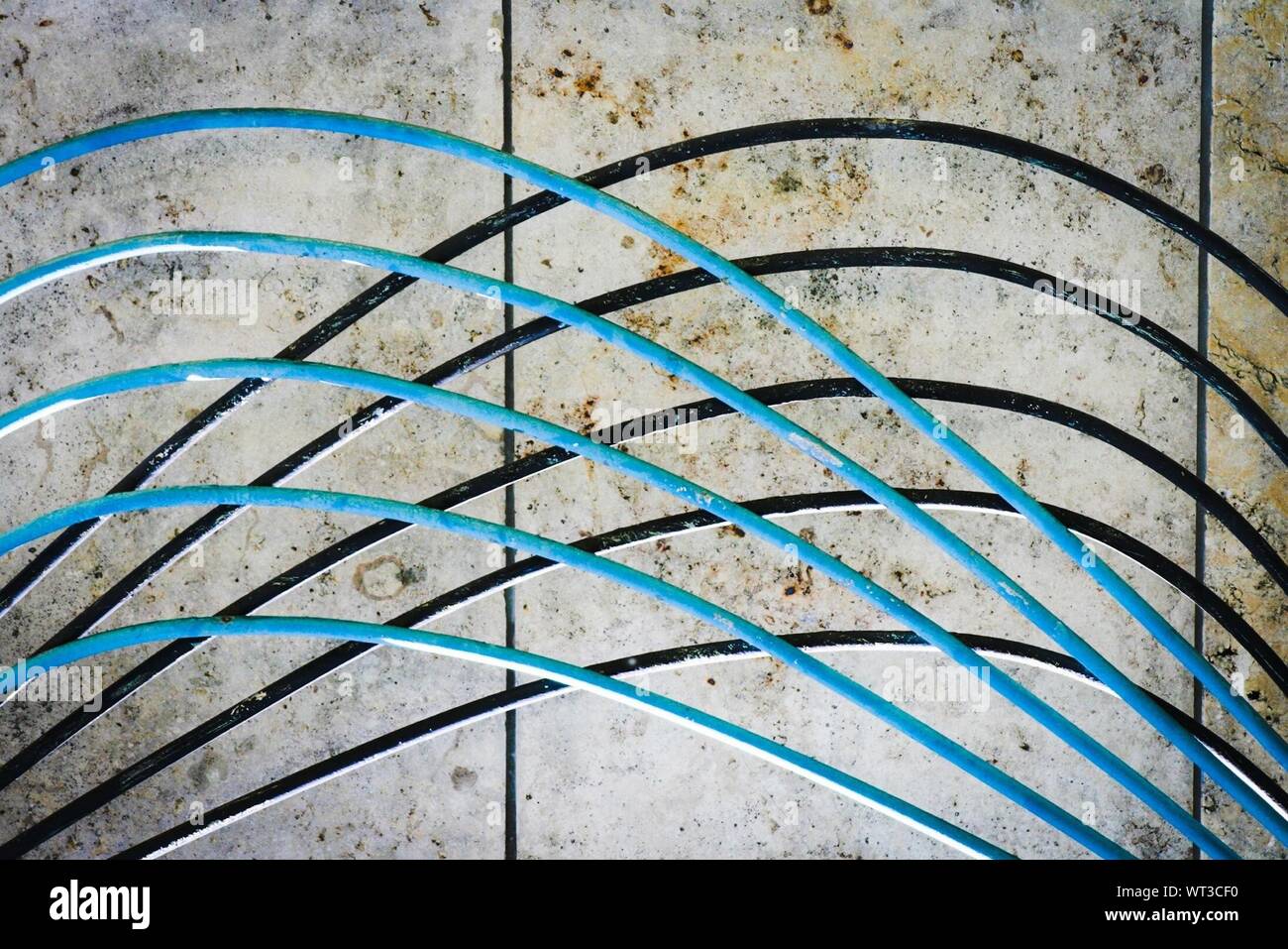 Black wires hi-res stock photography and images - Alamy
