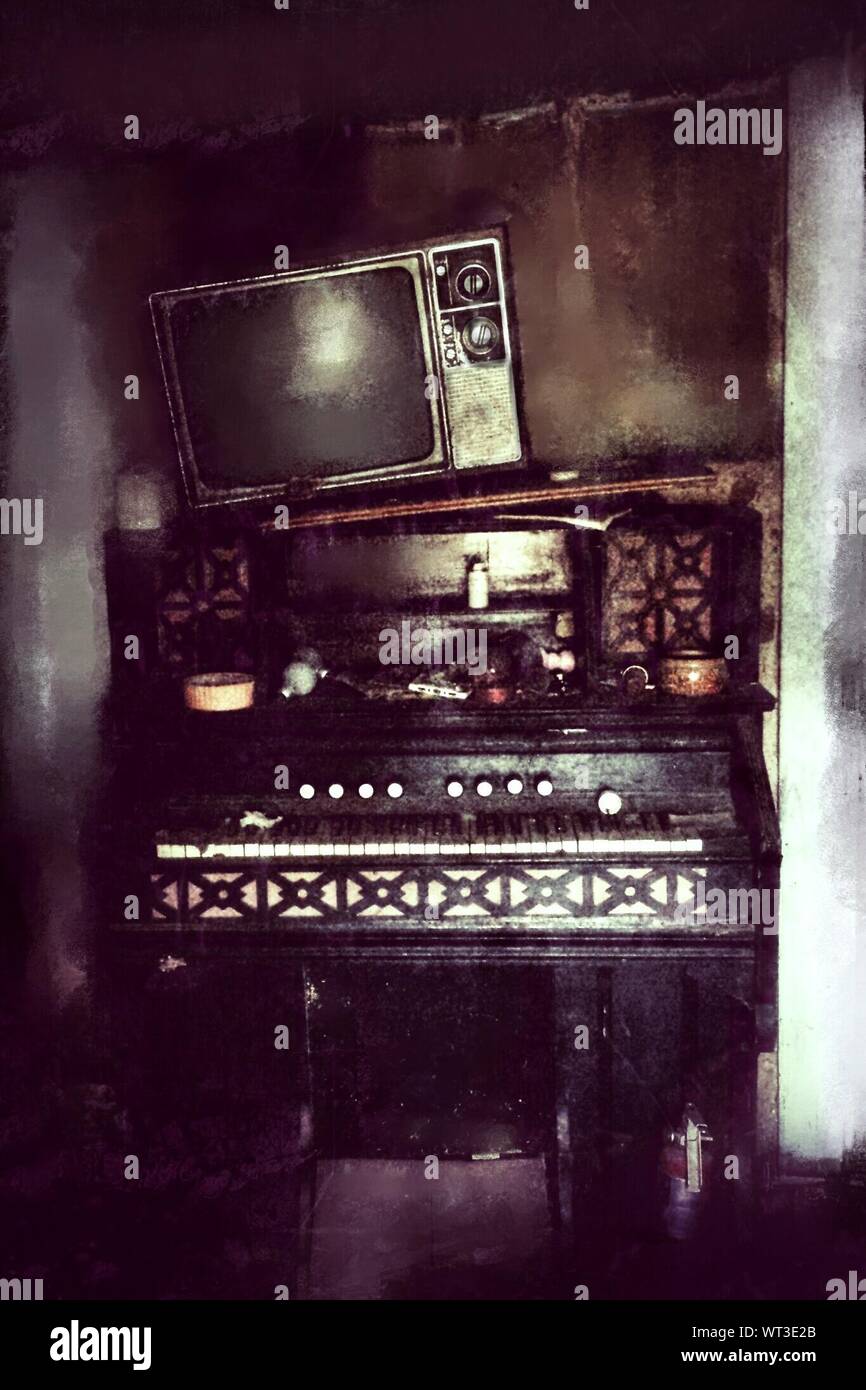 Old Fashioned Tv Stock Photos & Old Fashioned Tv Stock Images - Alamy