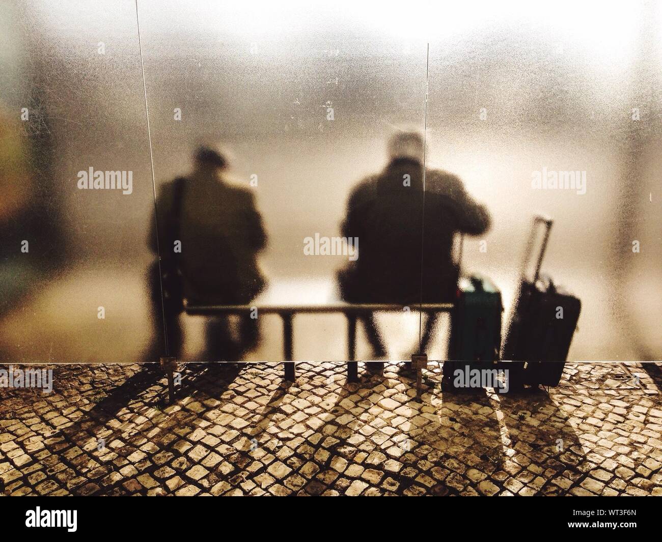 Men bus stop hi-res stock photography and images - Alamy