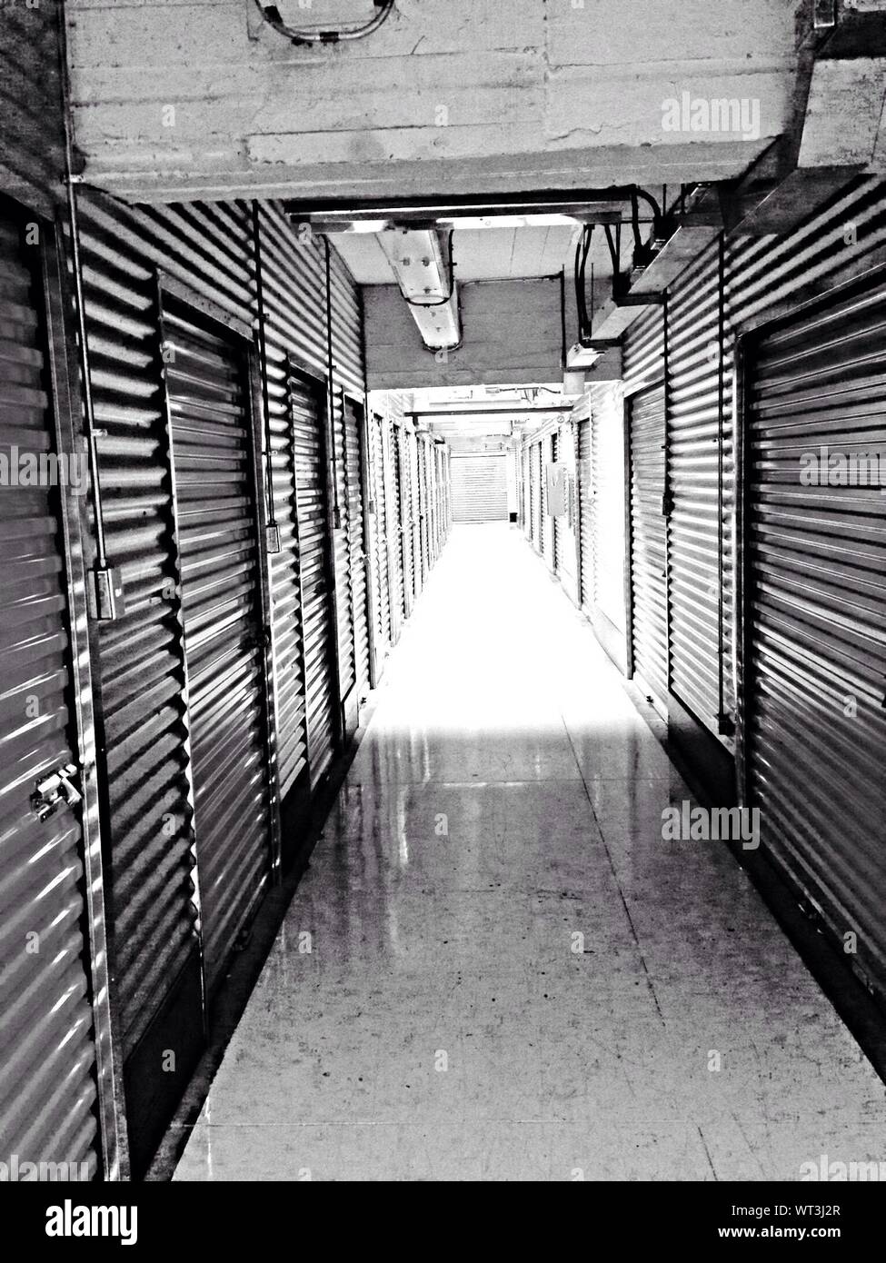 Shopping mall closed hi-res stock photography and images - Alamy