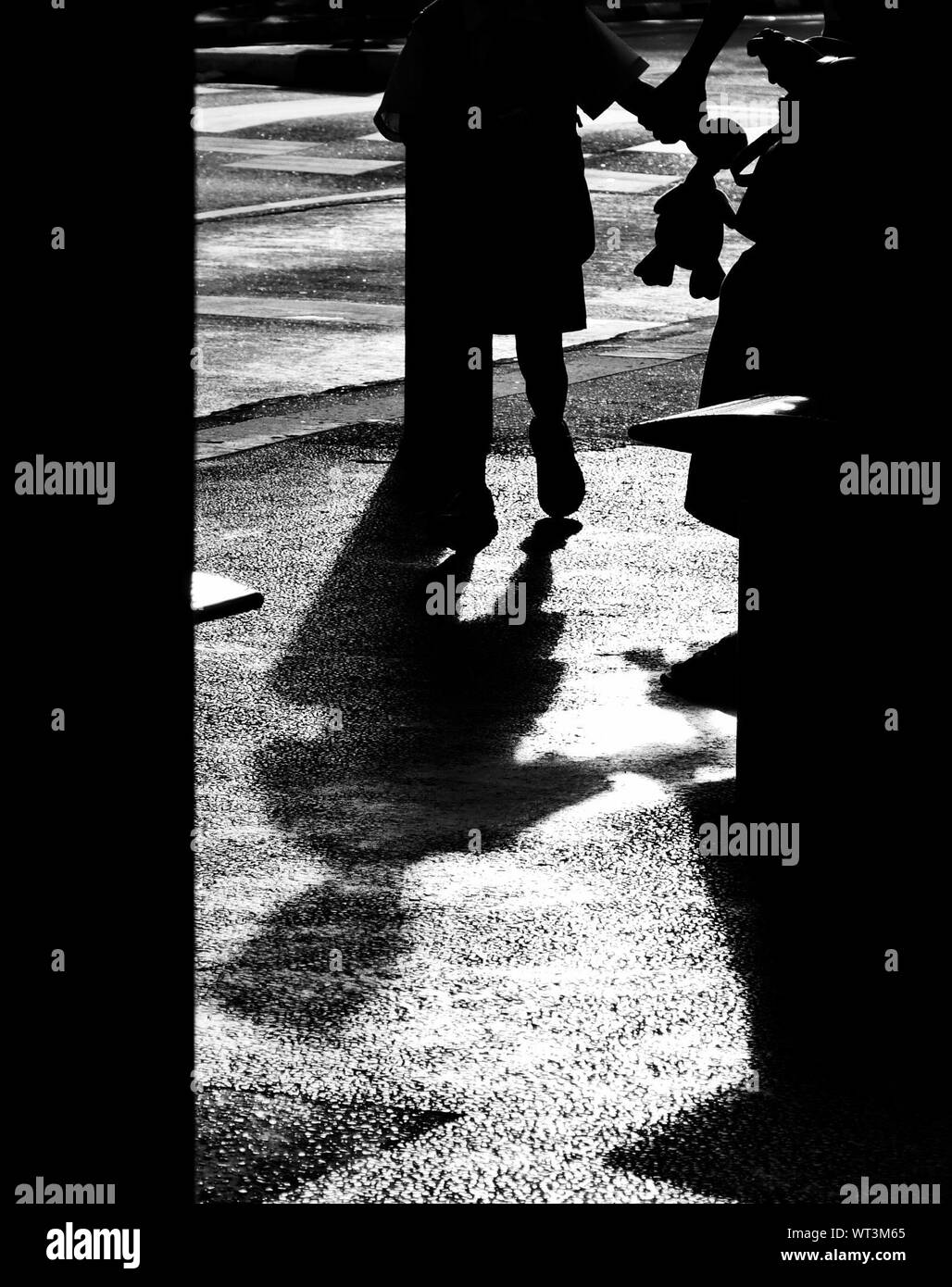 Shadow child silhouette hi-res stock photography and images - Alamy