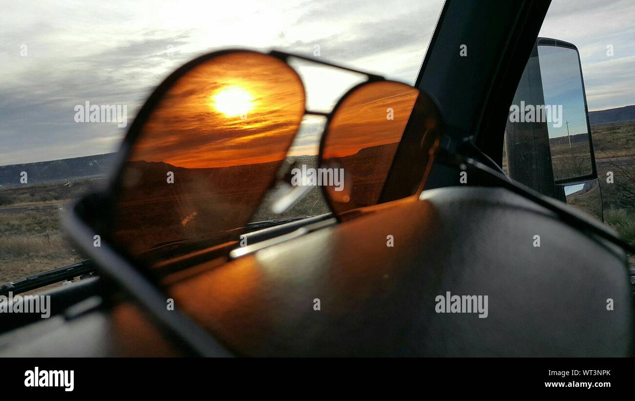 Car in the sun hi-res stock photography and images - Alamy