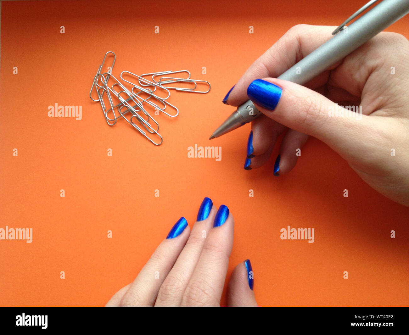Hand Paper Clips High Resolution Stock Photography and Images - Alamy