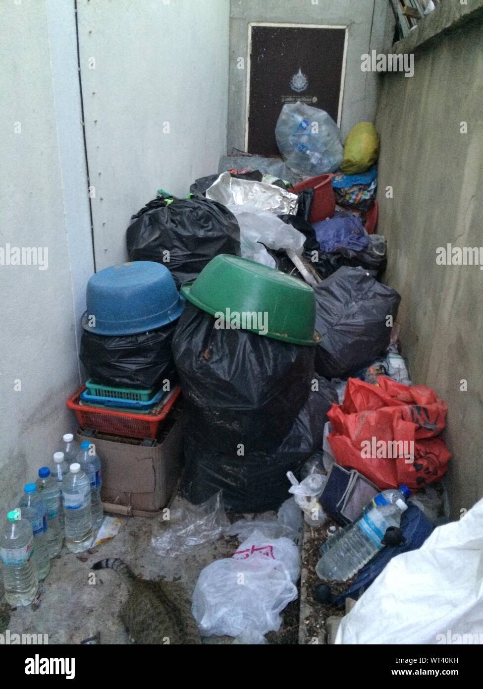 Garbage dumb hi-res stock photography and images - Alamy