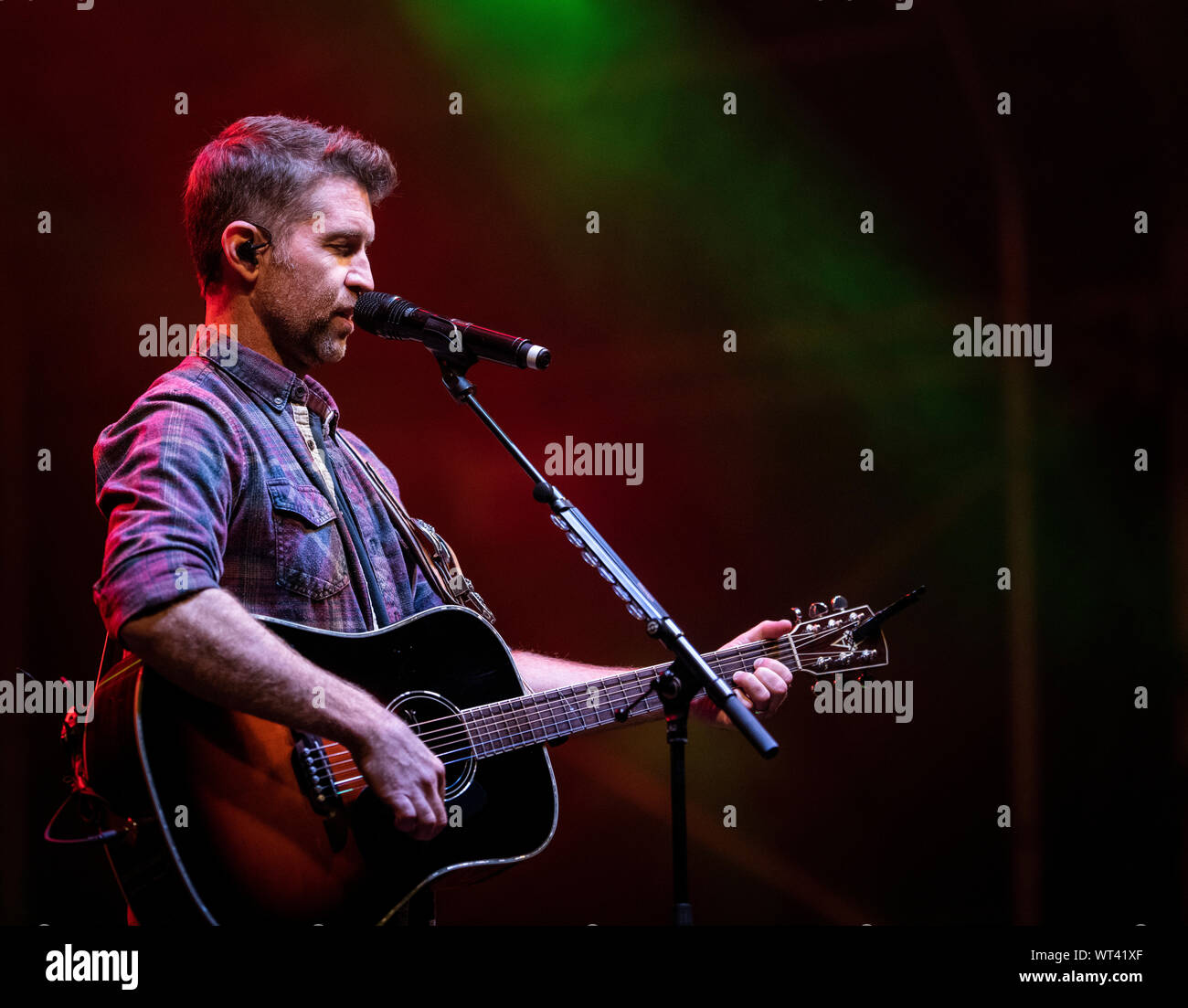 Josh turner country singer hi-res stock photography and images - Alamy