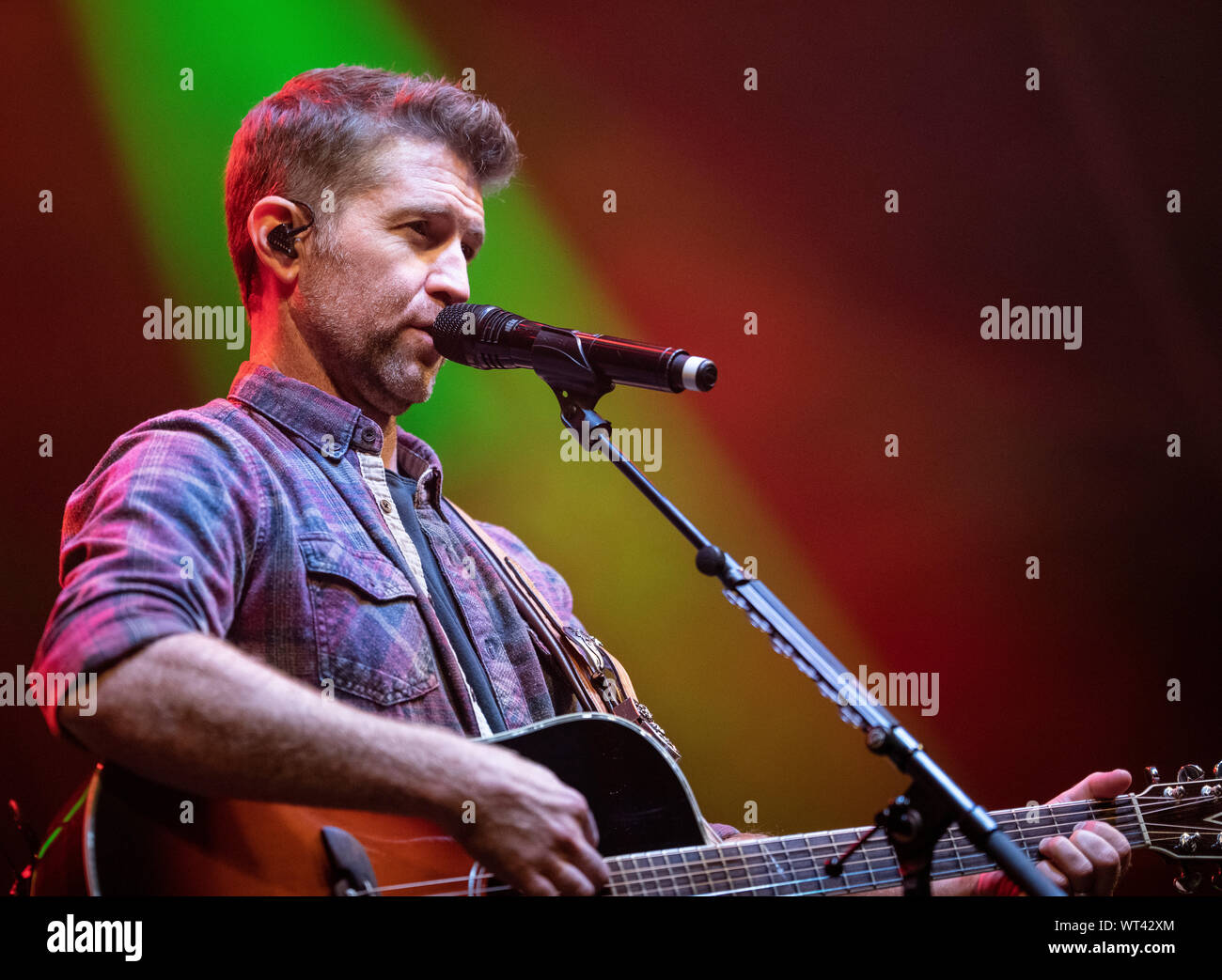 Josh turner country singer hi-res stock photography and images - Alamy