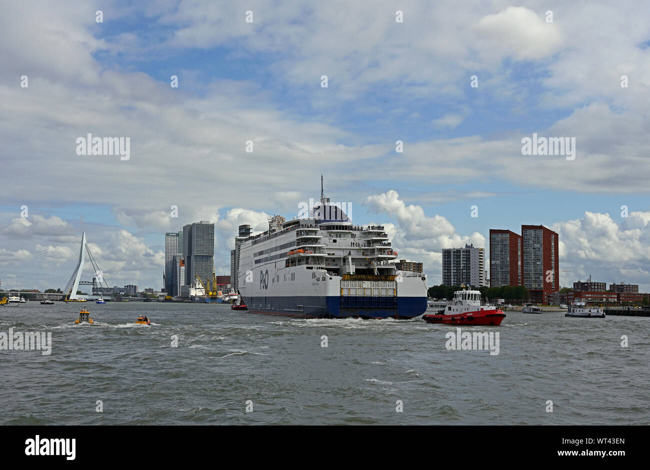 World harbor days of rotterdam hi-res stock photography and images - Alamy