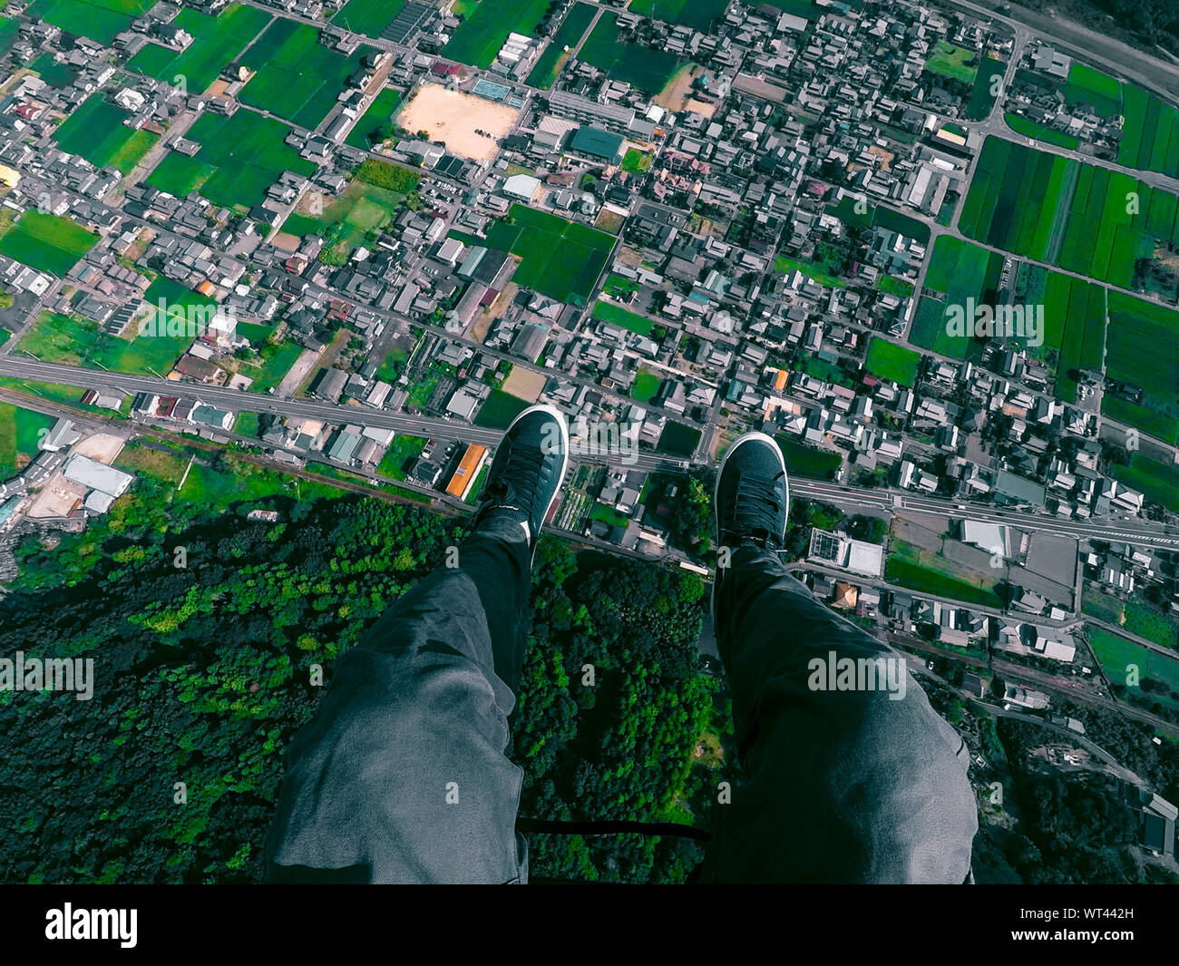 Man above city hi-res stock photography and images - Alamy