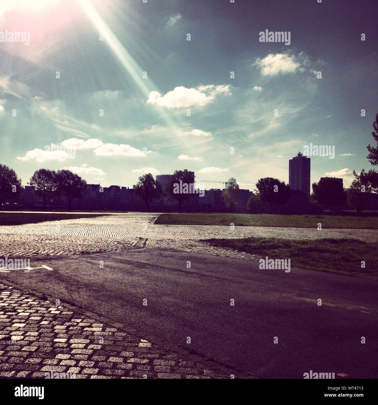 Shiny pavement hi-res stock photography and images - Alamy