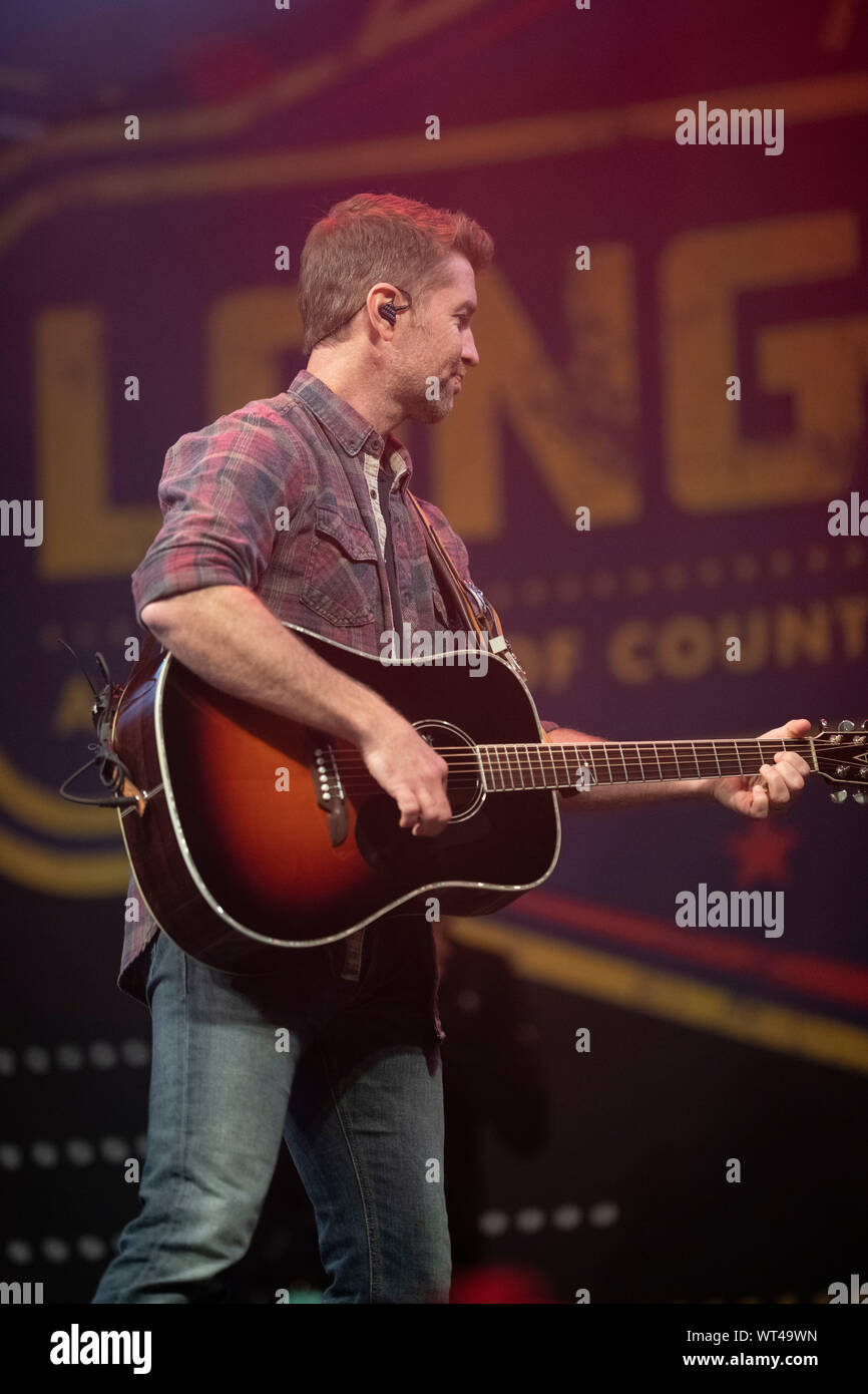 Josh turner country singer hi-res stock photography and images - Alamy