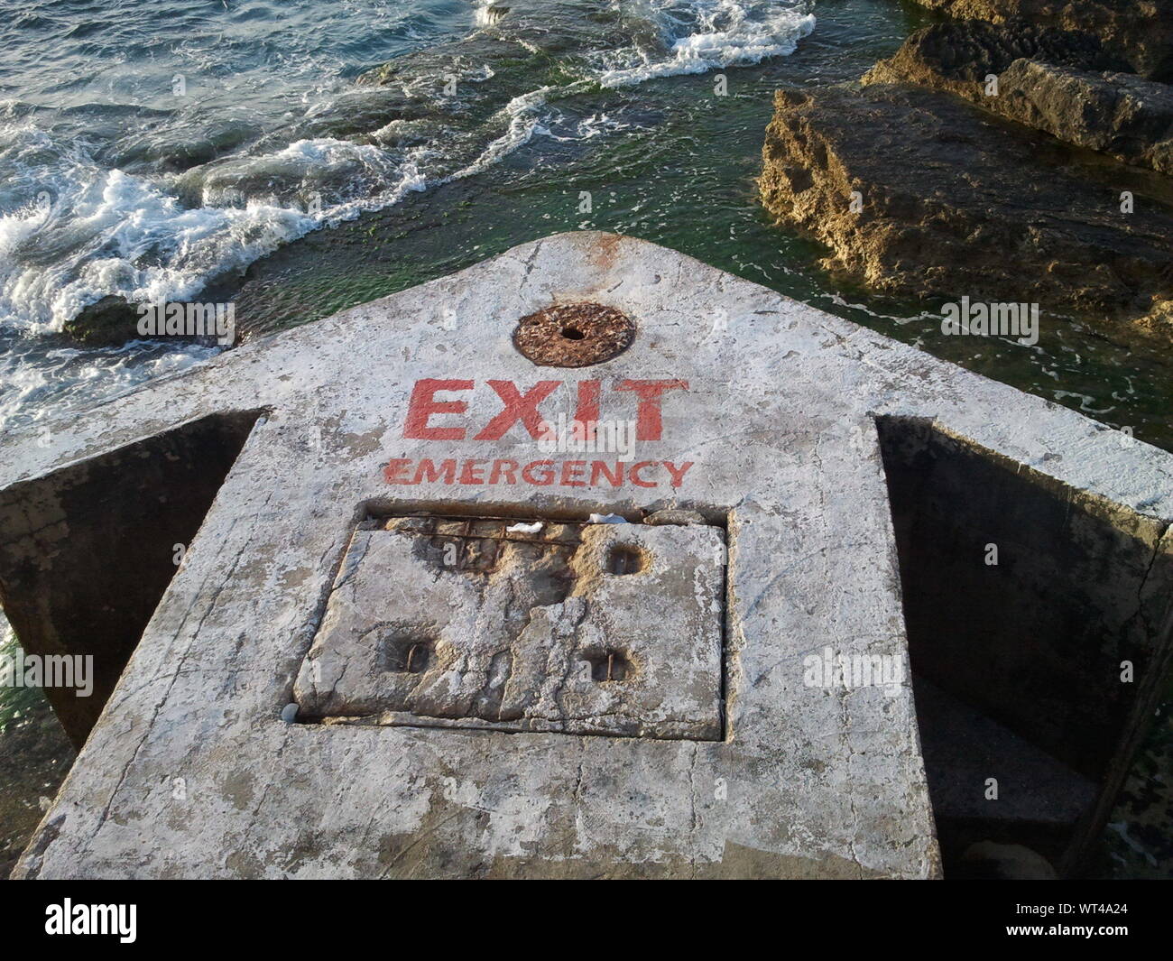 Exit to wave hi-res stock photography and images - Alamy