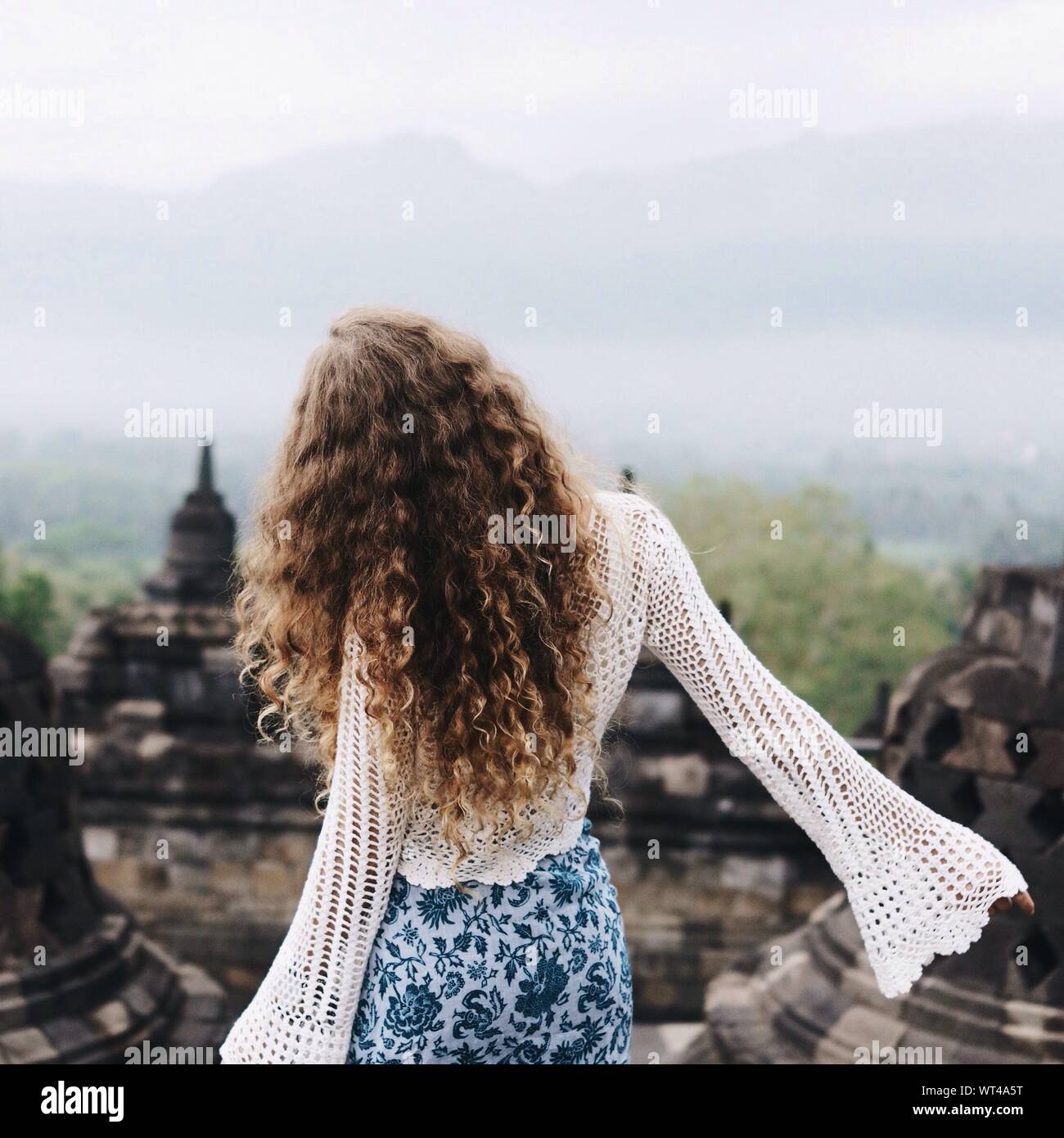 Old woman rear hi-res stock photography and images - Alamy