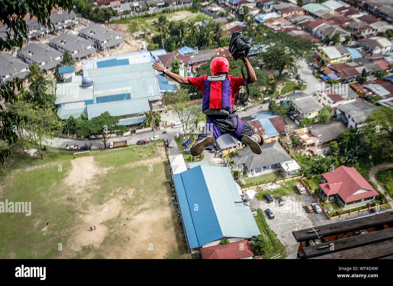 Jumping over buildings hi-res stock photography and images - Alamy
