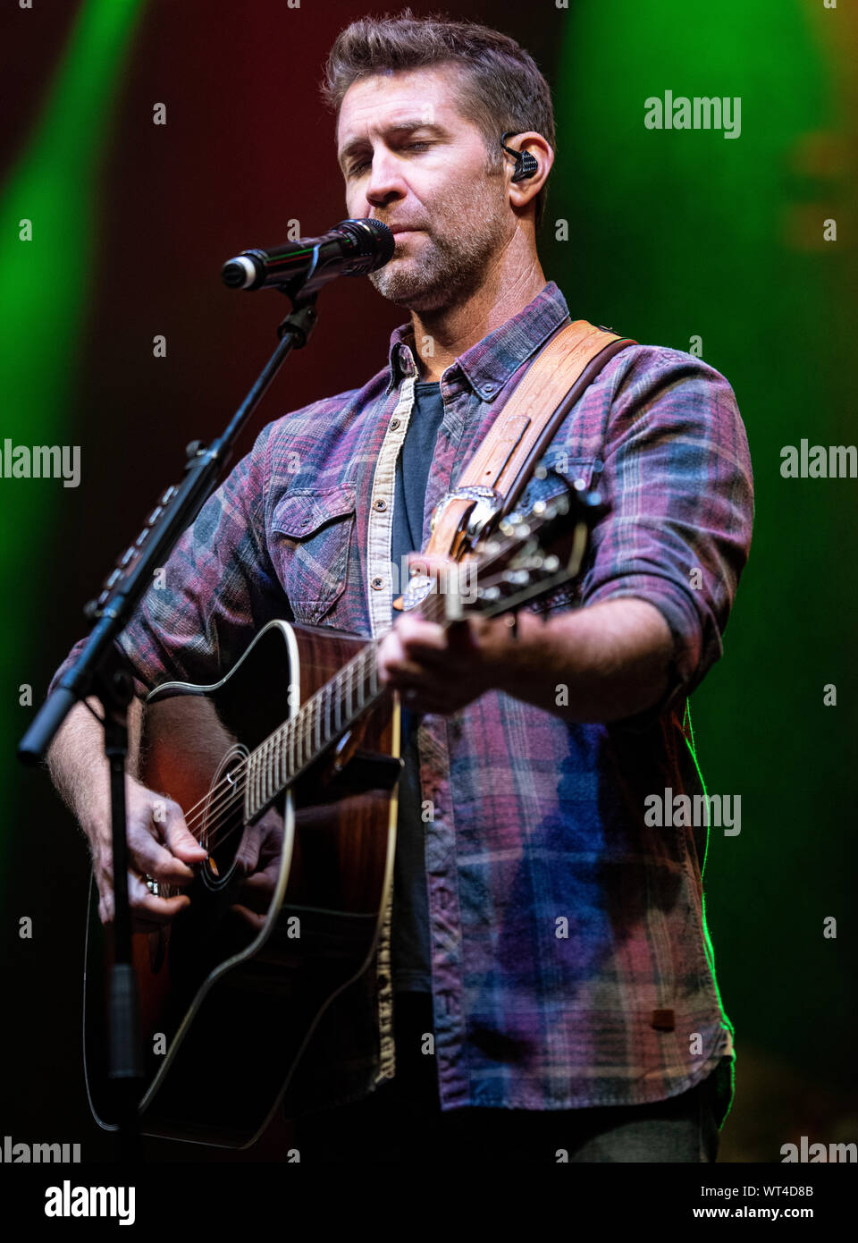 Josh turner country singer hi-res stock photography and images - Alamy