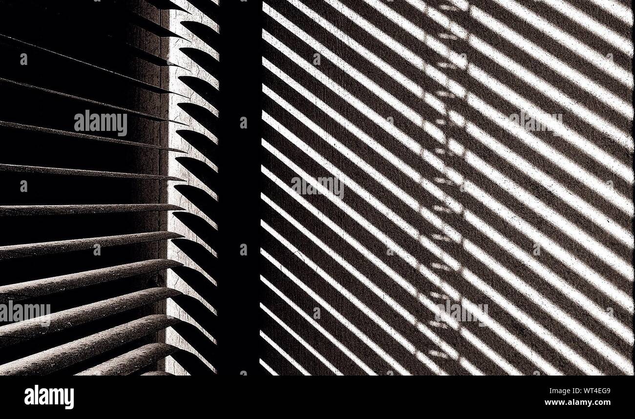 Blinds shadow hi-res stock photography and images - Alamy
