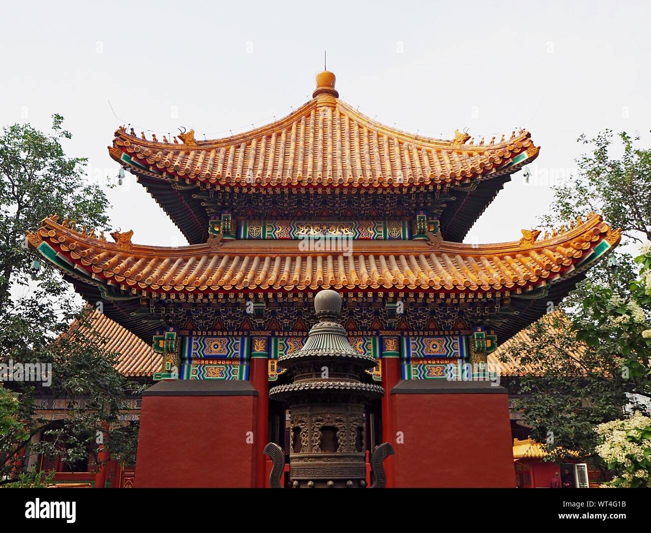 Lama temple hi-res stock photography and images - Alamy