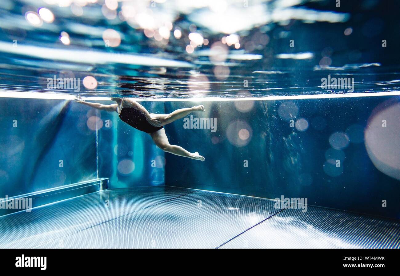 One person swimming hi-res stock photography and images - Alamy