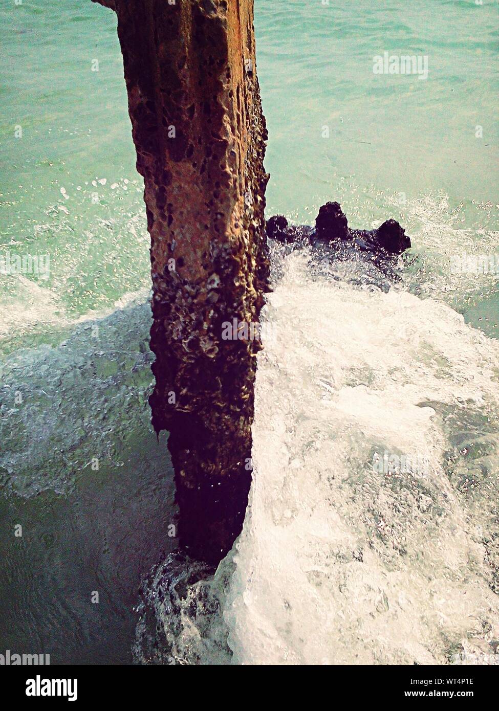 Pole in water hi-res stock photography and images - Alamy