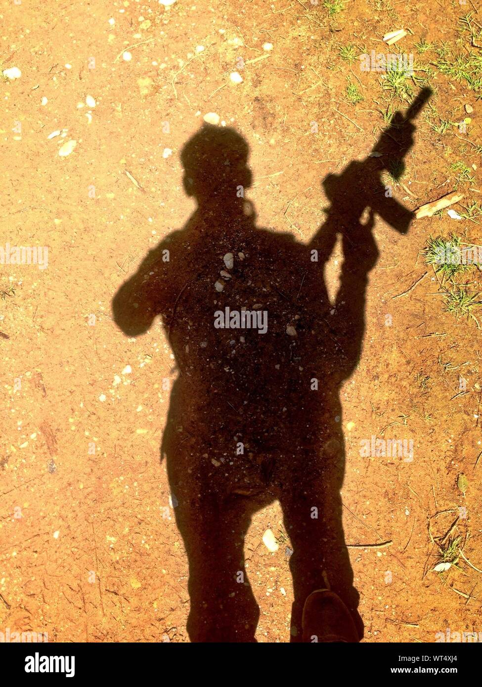 Soldier shadow military hi-res stock photography and images - Alamy