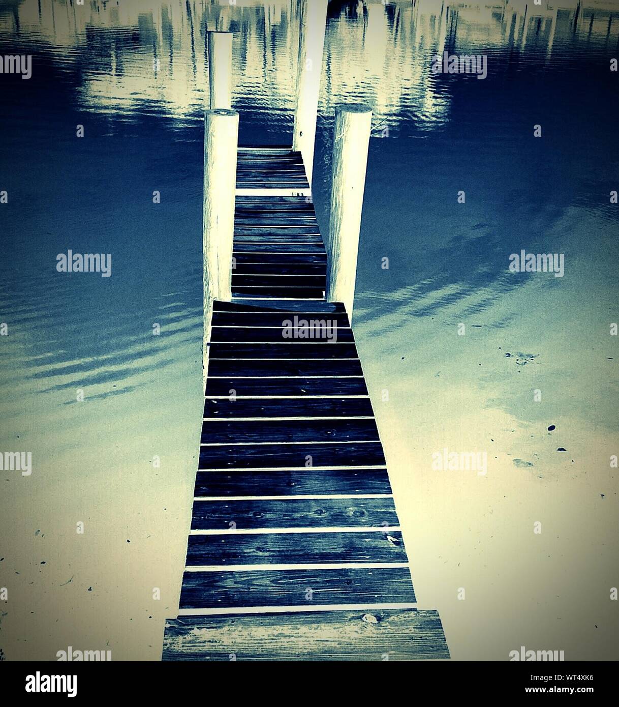 Narrow lake hi-res stock photography and images - Alamy