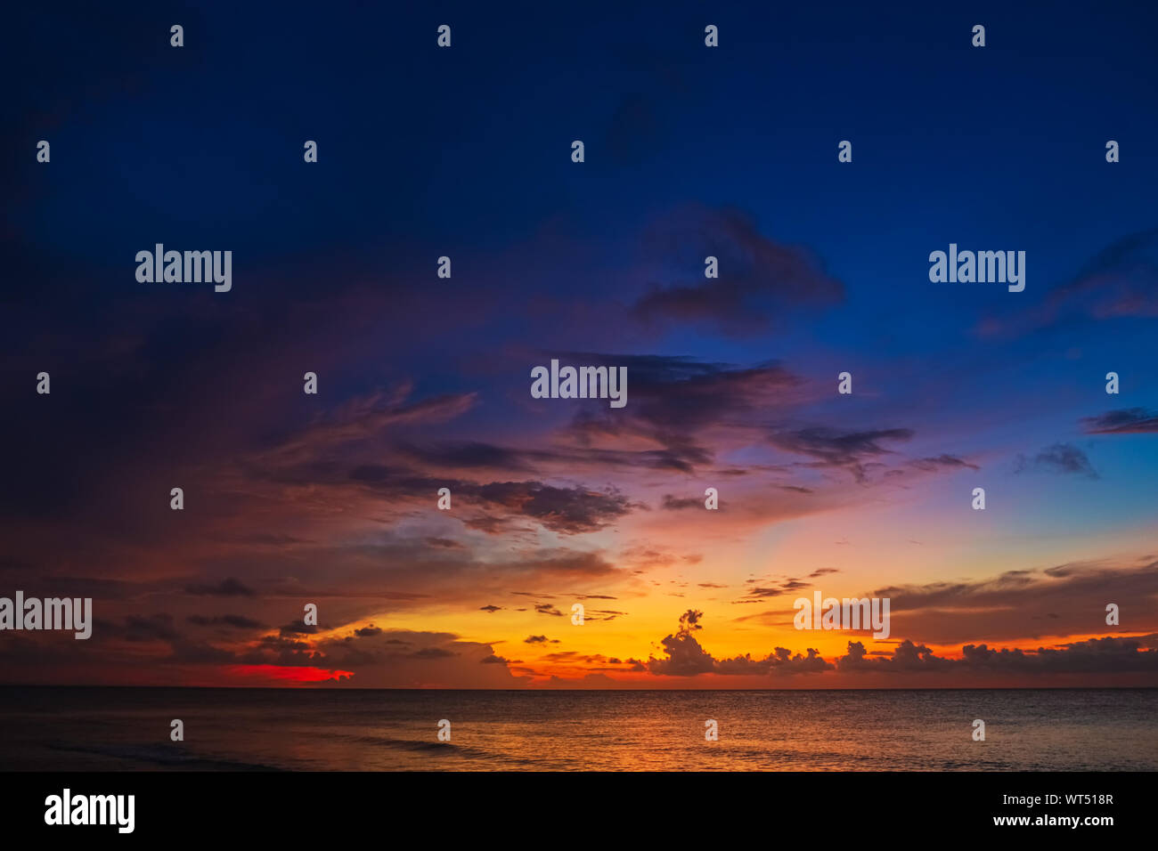 Sky background on sunset, abstract blurred background Stock Photo - Alamy