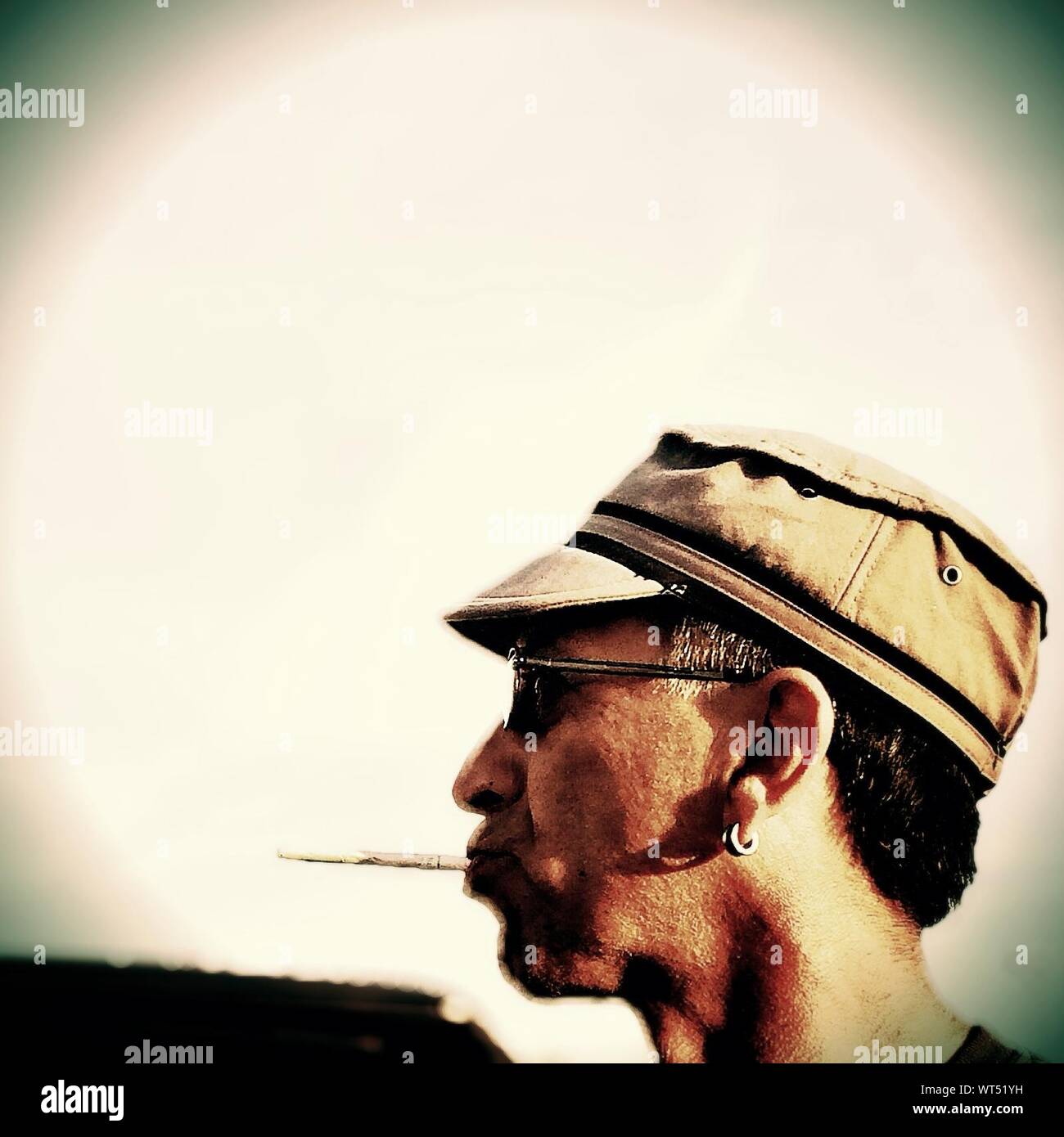 Profile Man Smoking High Resolution Stock Photography and Images - Alamy