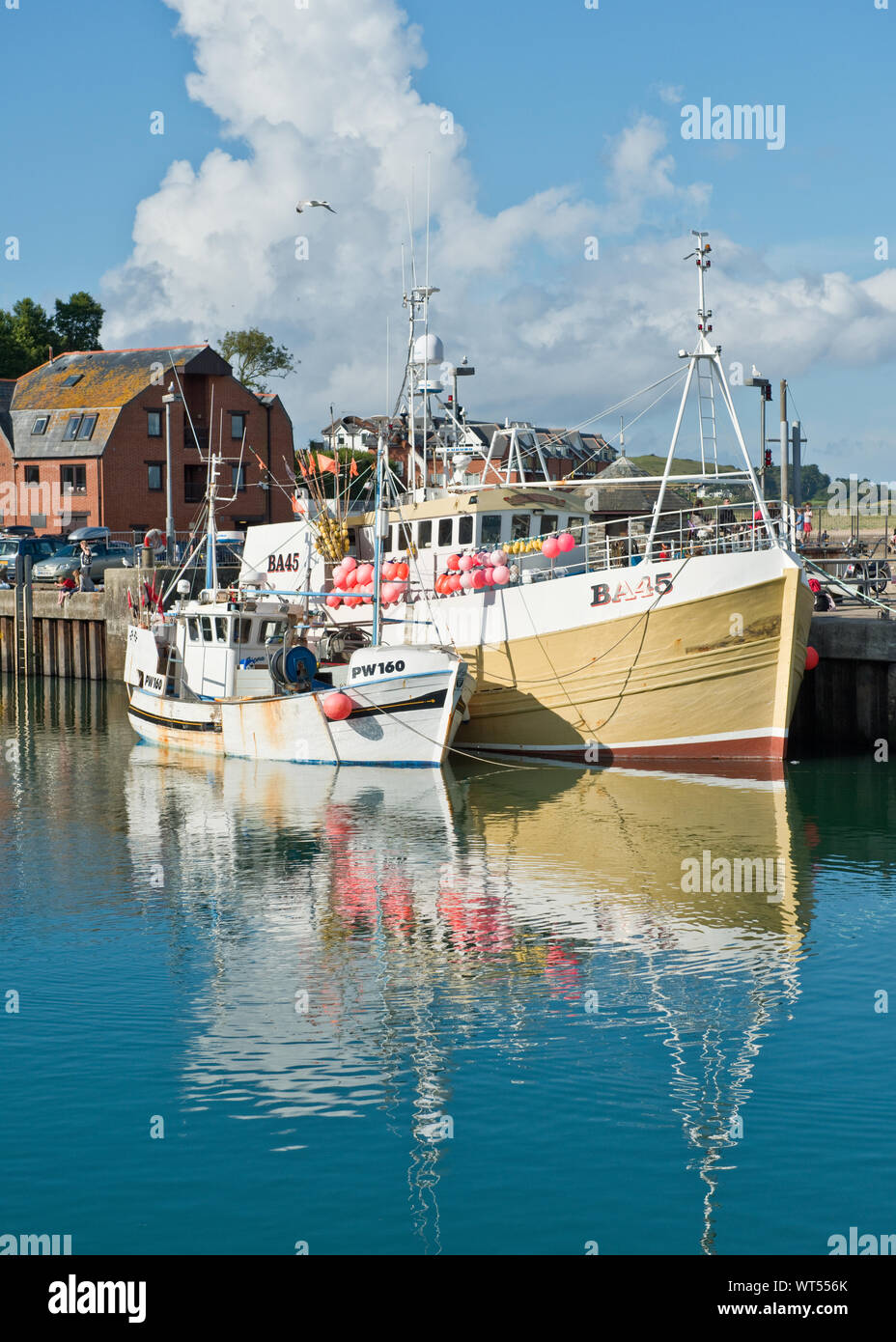 Inshore fishing boats in Padstow Harbour. Cornwall, England, UK Stock ...