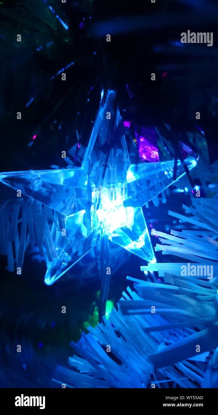 Star on christmas tree hi-res stock photography and images - Alamy