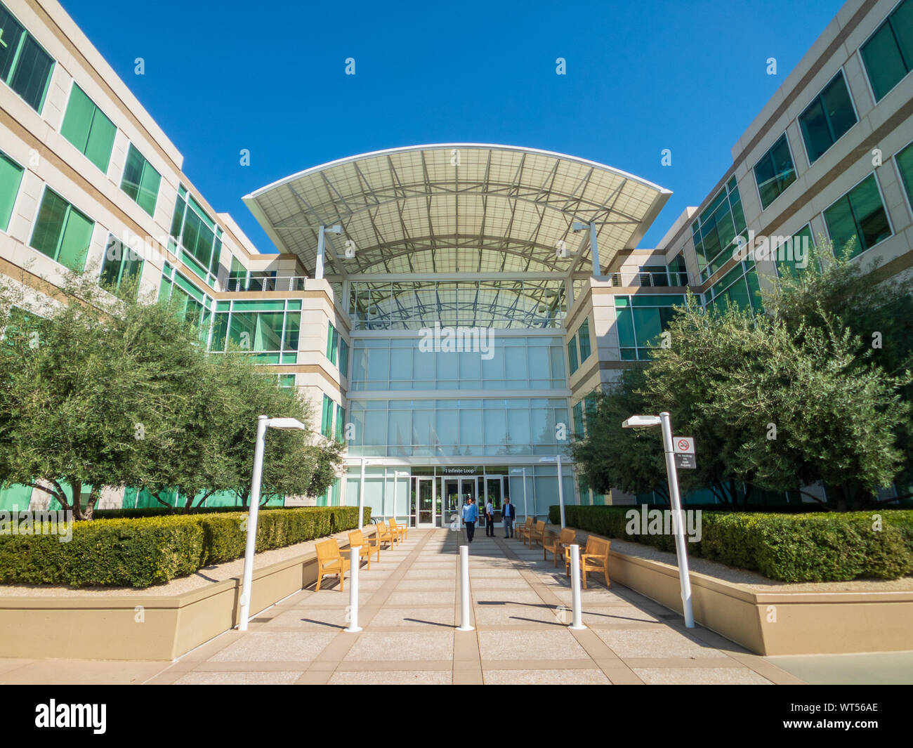 Cupertino, USA - September 10, 2018: Apple headquarters campus in ...