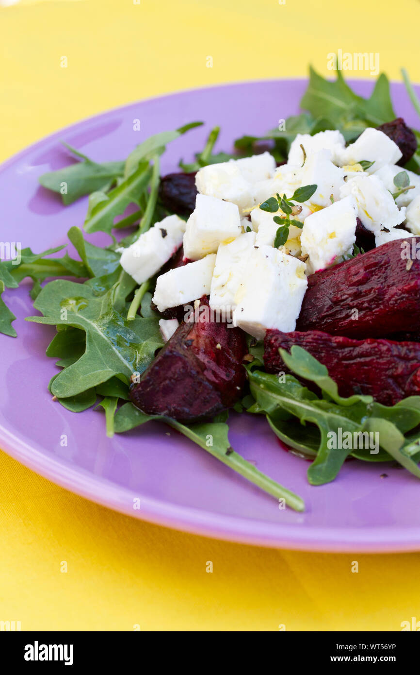 Roasted beetroot, rocket and feta salad Stock Photo - Alamy