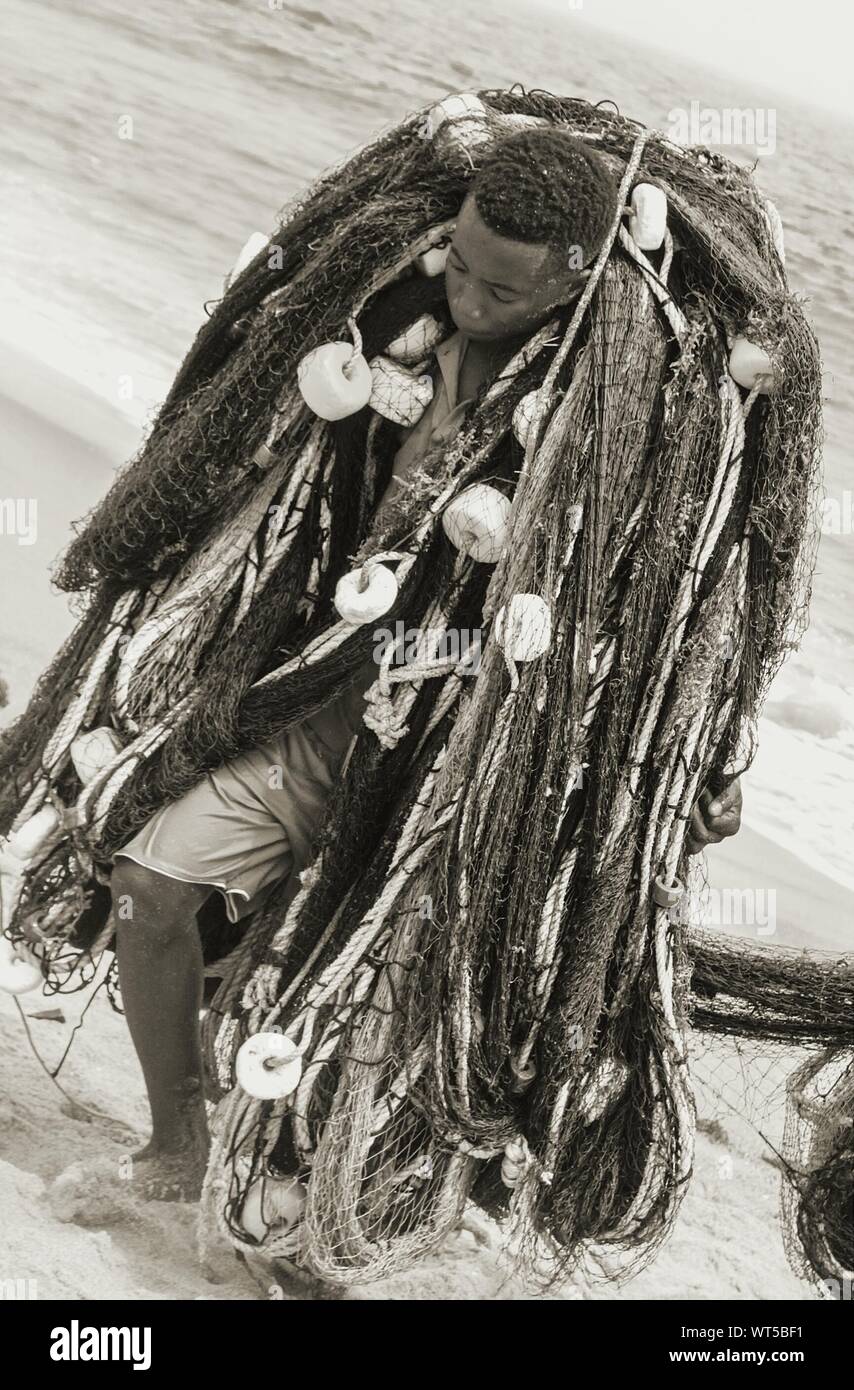 African american net fishing hi-res stock photography and images - Alamy