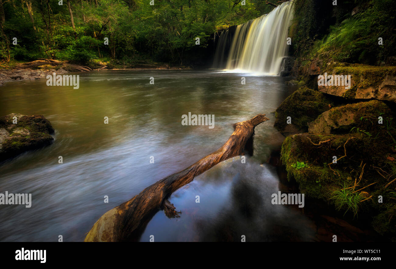 'waterfall country' hi-res stock photography and images - Alamy