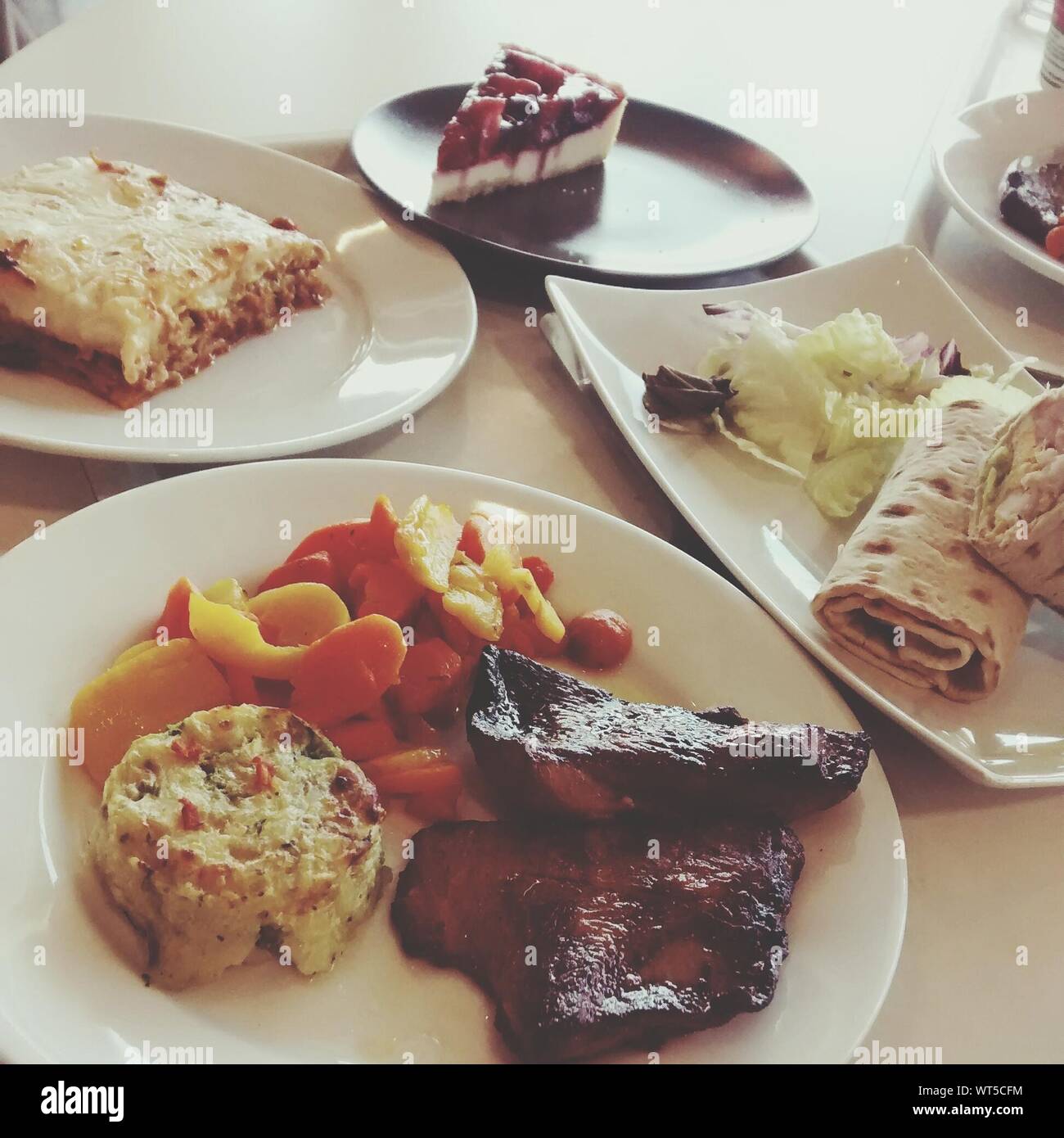 Main course hi-res stock photography and images - Alamy