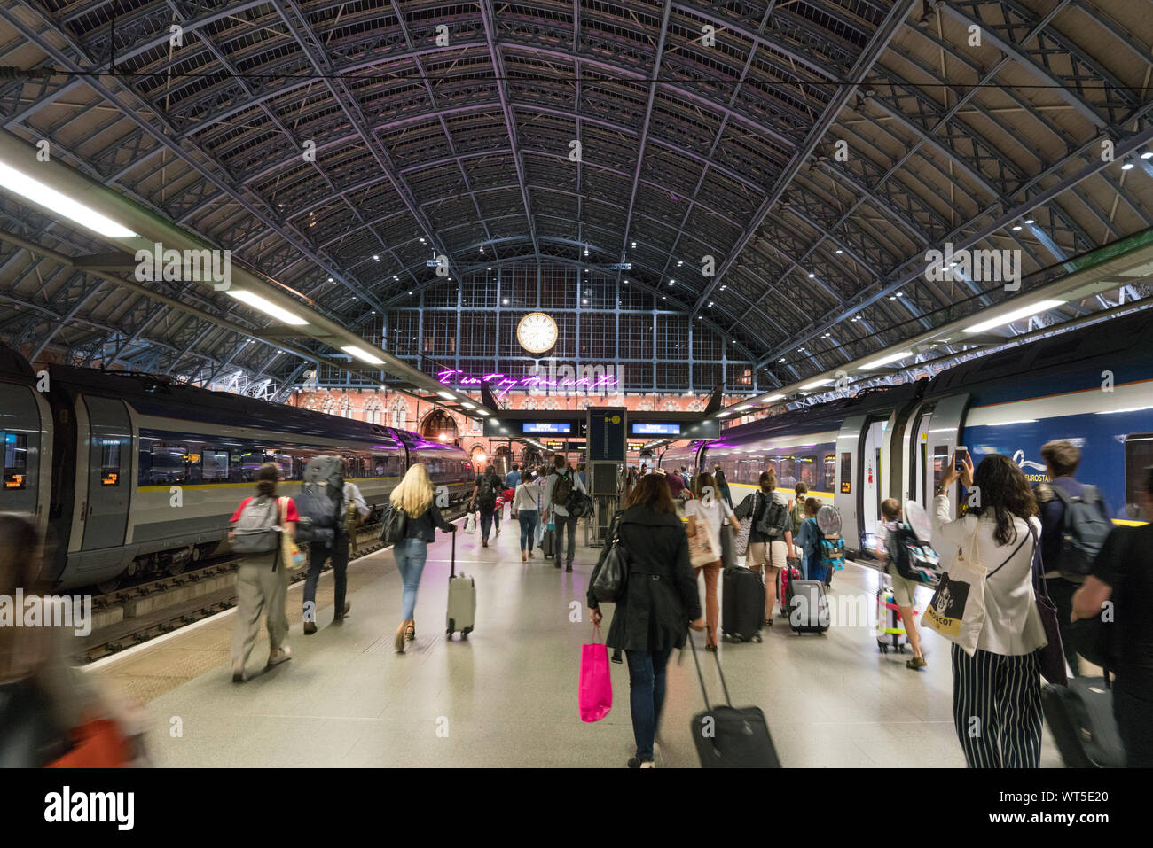 Eurostar terminal kings cross hi-res stock photography and images - Alamy
